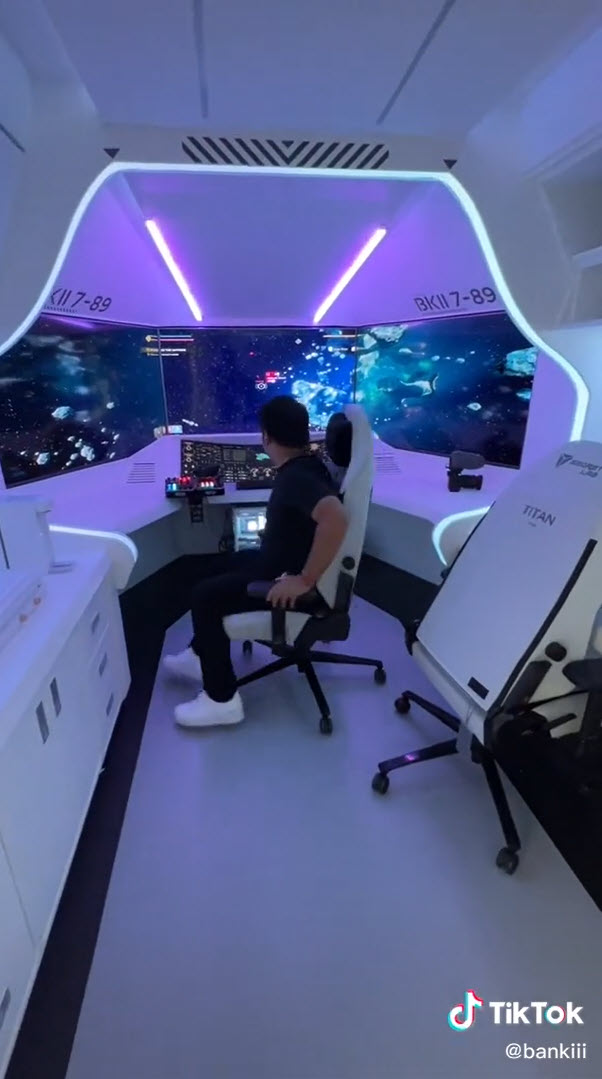 BANKII พาชมห้อง Gaming เข้าไปเหมือนหลุดไปอีกโลก