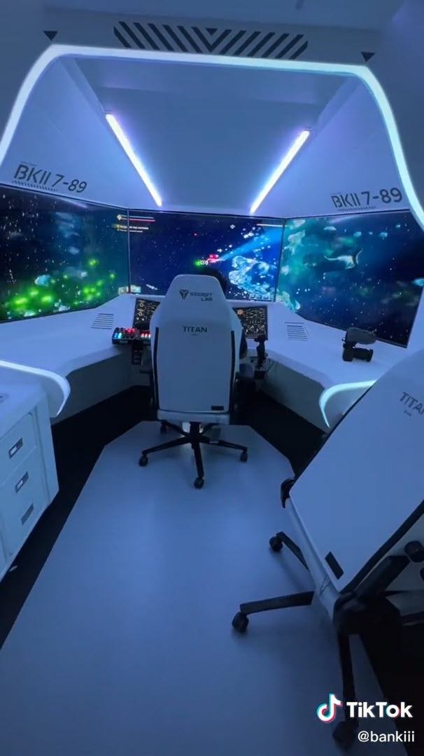 BANKII พาชมห้อง Gaming เข้าไปเหมือนหลุดไปอีกโลก